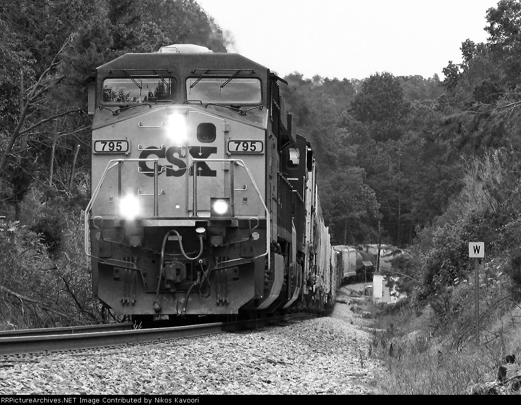 Q619 idling up the hill in B&W